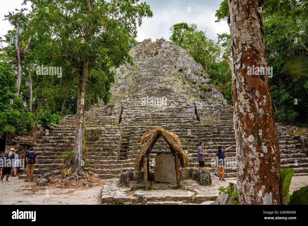 Nohoch mul temple cancun hi-res stock photography and images - Alamy