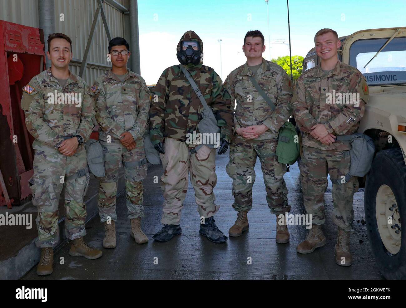 Strong nuclear forces hi-res stock photography and images - Alamy