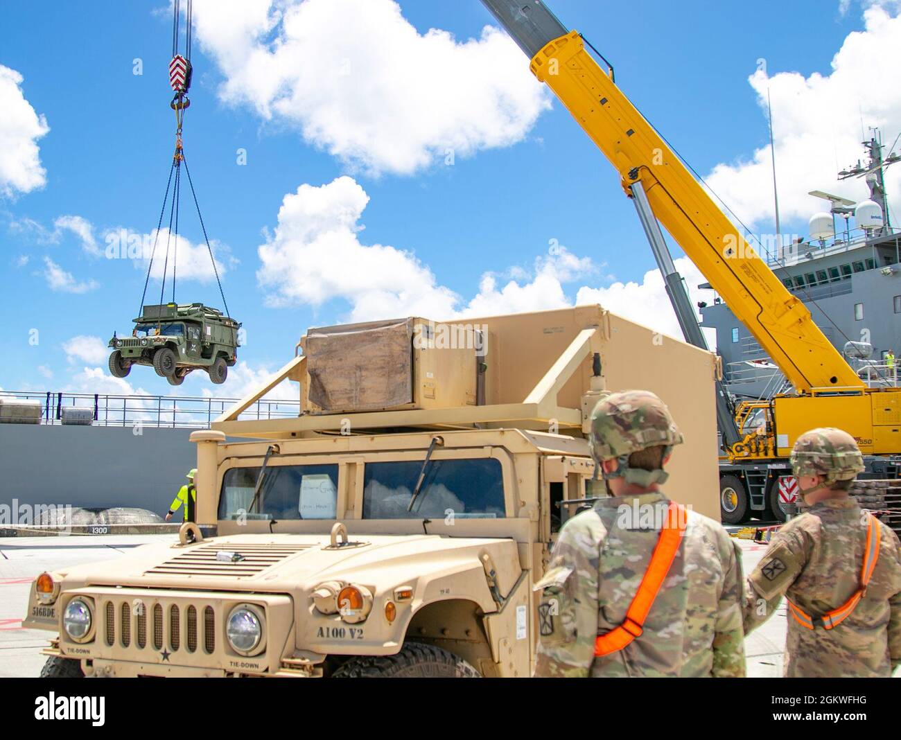 Army watercraft systems hi-res stock photography and images - Alamy