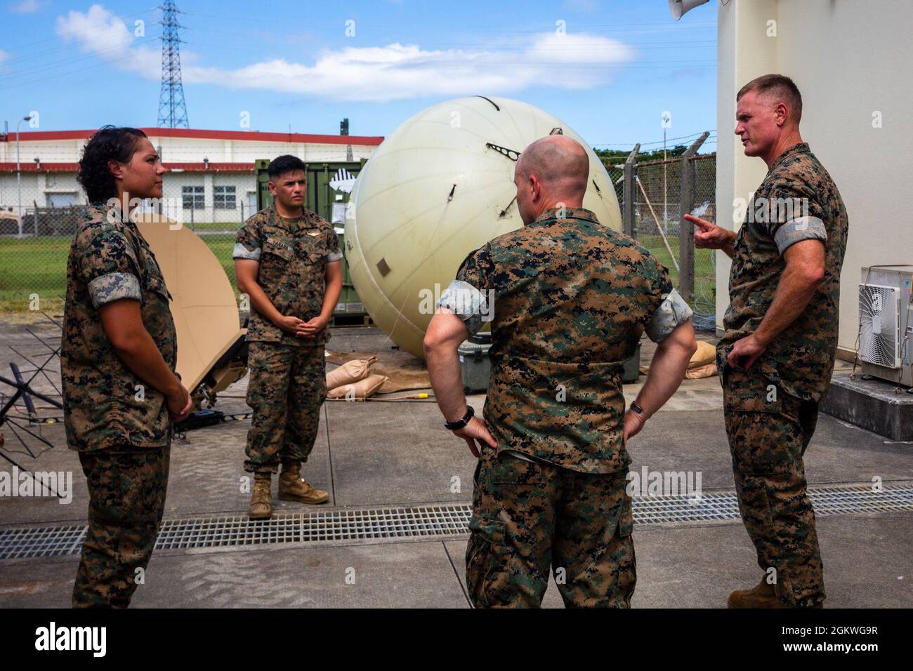U.S. Marine Corps Lt. Gen. Steven R. Rudder (right), commander, U.S ...