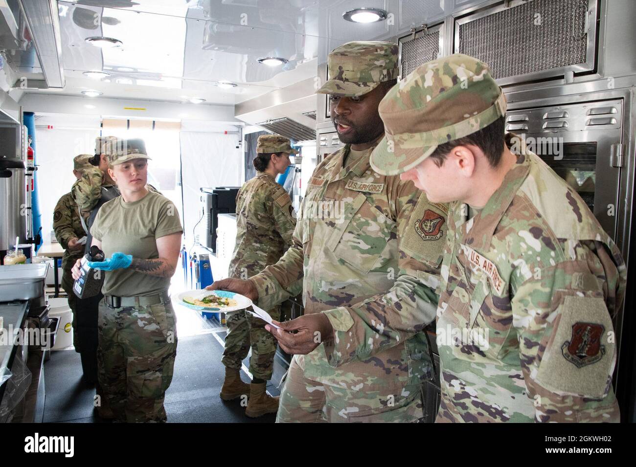 Disaster relief mobile kitchen hi-res stock photography and images - Alamy