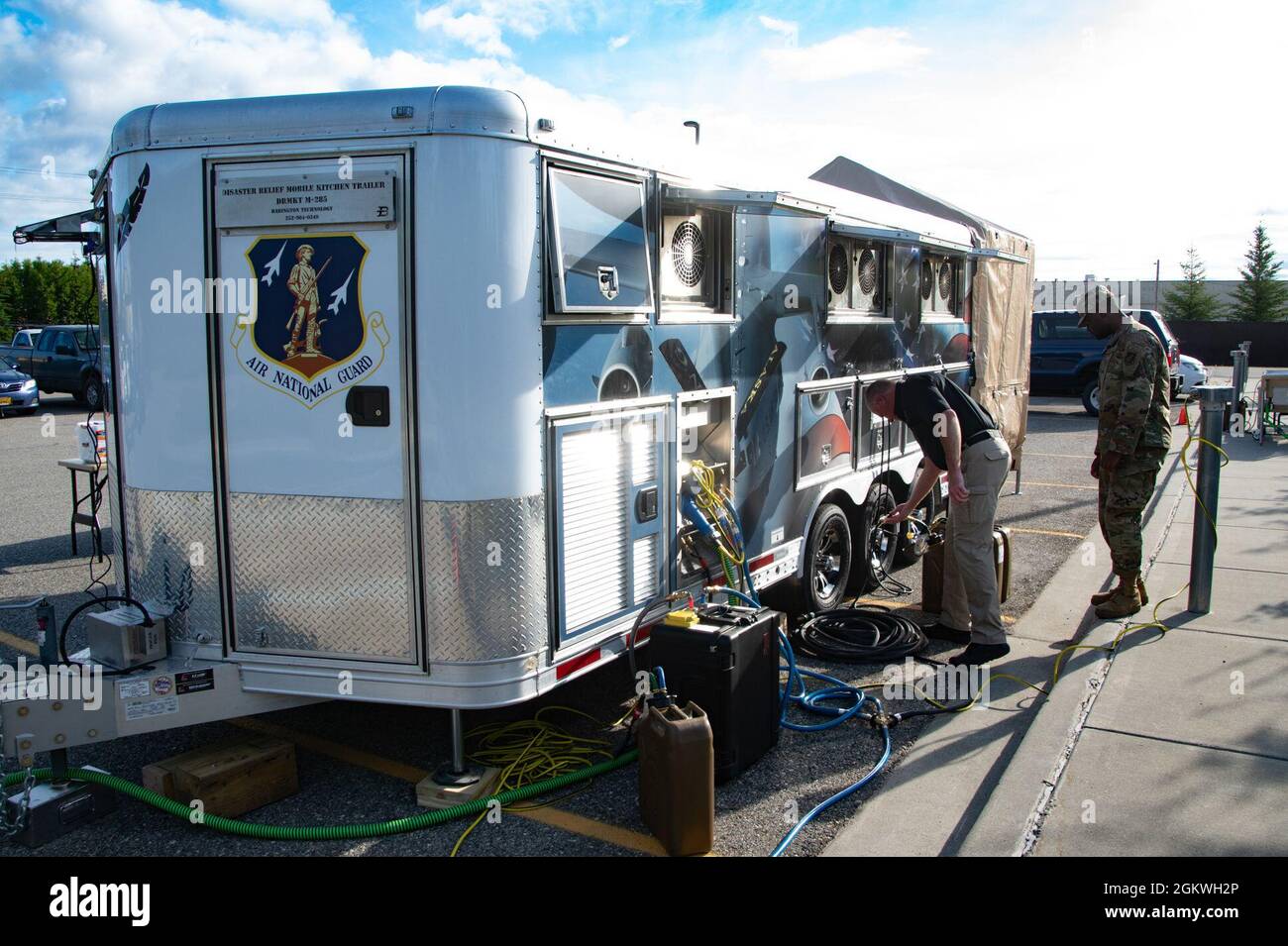 Disaster relief mobile kitchen hi-res stock photography and images - Alamy