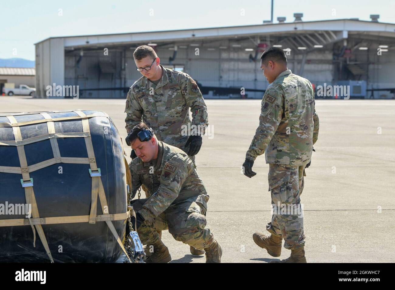 Tactical aviation ground refueling system hi-res stock photography and ...