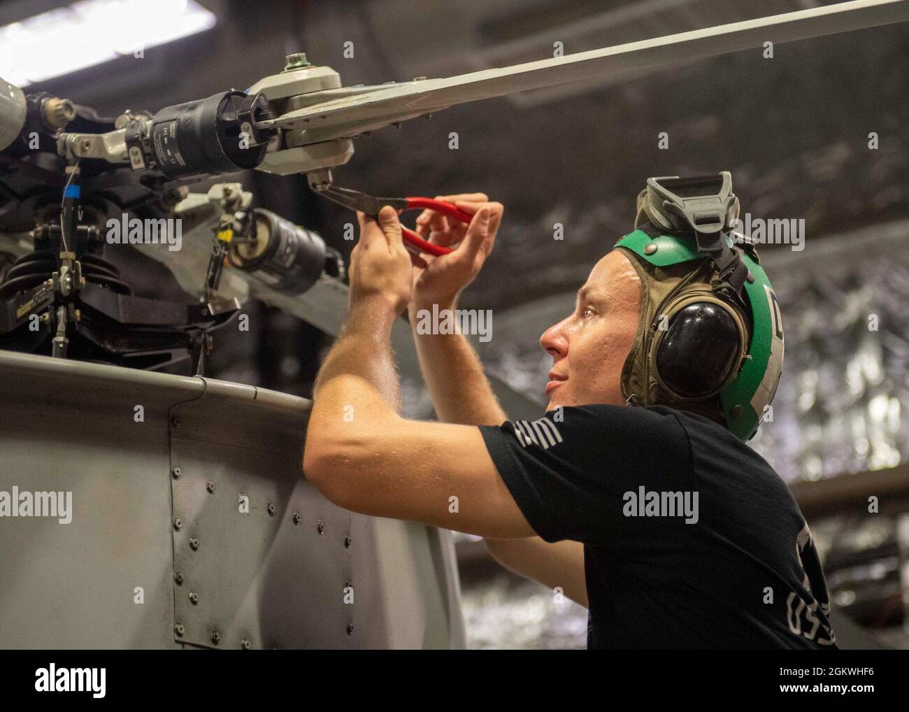 210710-N-WU807-1034 SOUTH CHINA SEA (July 10, 2021) Aviation Structural ...