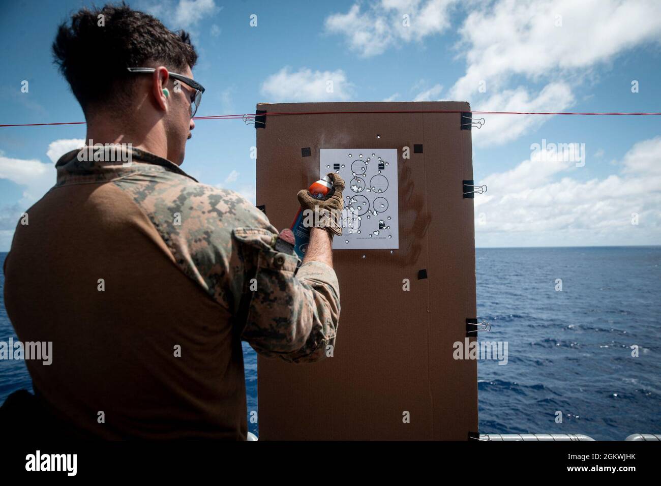 A U.S. Marine with Force Reconnaissance Platoon, 31st Marine ...