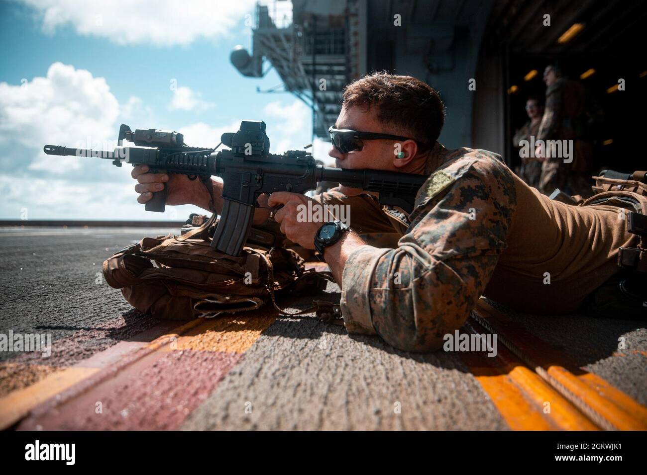 A U.S. Marine with Force Reconnaissance Platoon, 31st Marine ...
