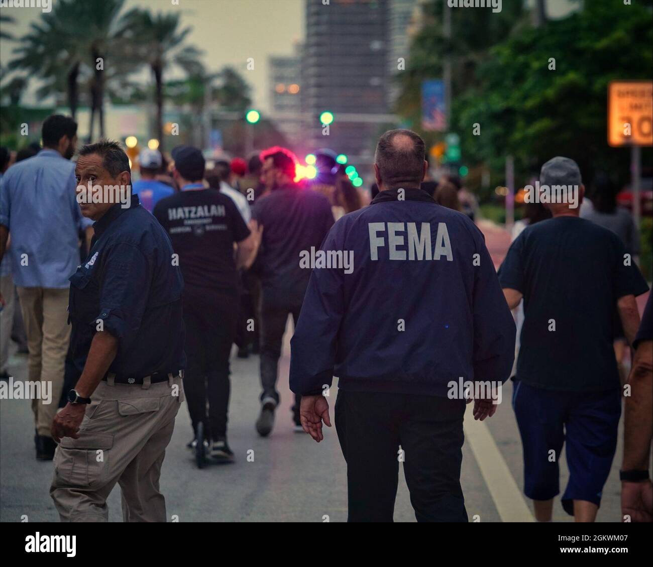 Miami building collapse hi-res stock photography and images - Alamy