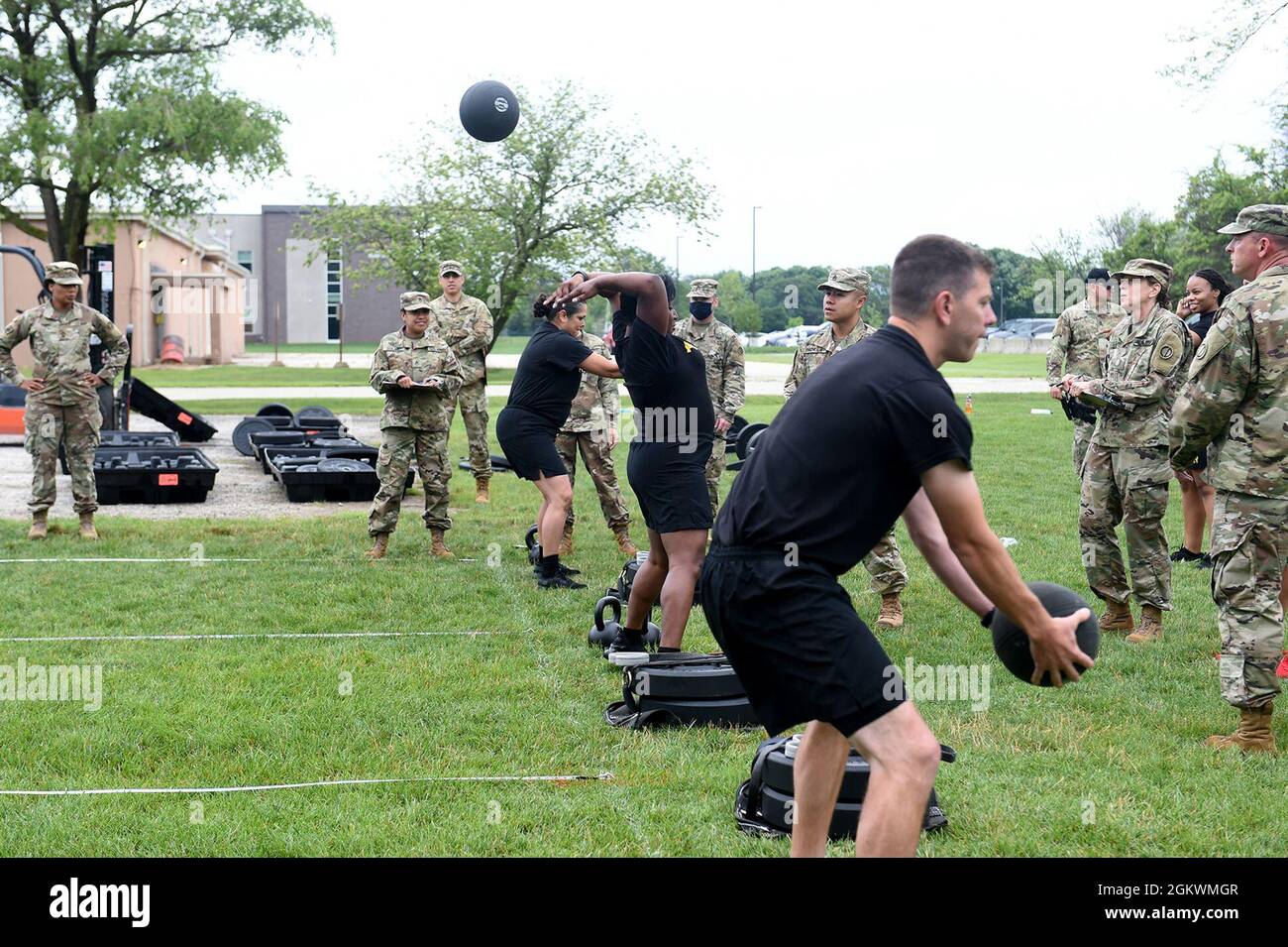 Army Reserve Soldiers assigned to the 85th U.S. Army Reserve Support ...