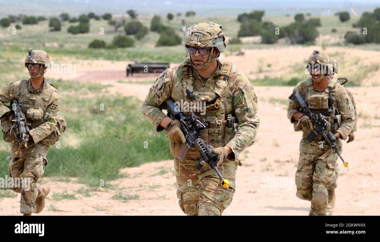 Soldiers with 2nd Stryker Brigade Combat Team, 4th Infantry Division ...