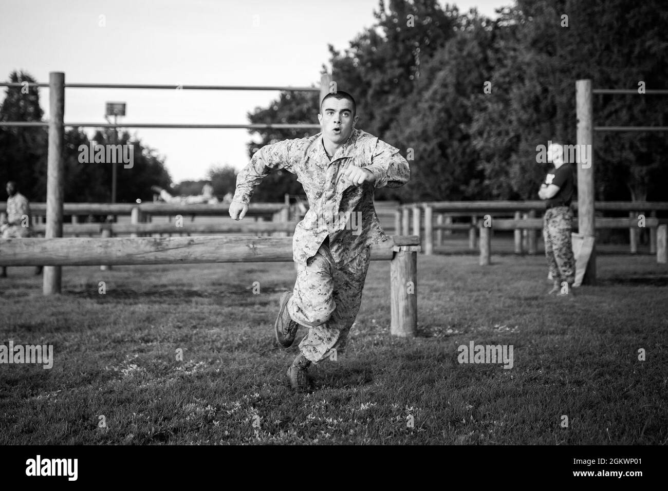 U s marine corps obstacle course Black and White Stock Photos & Images ...
