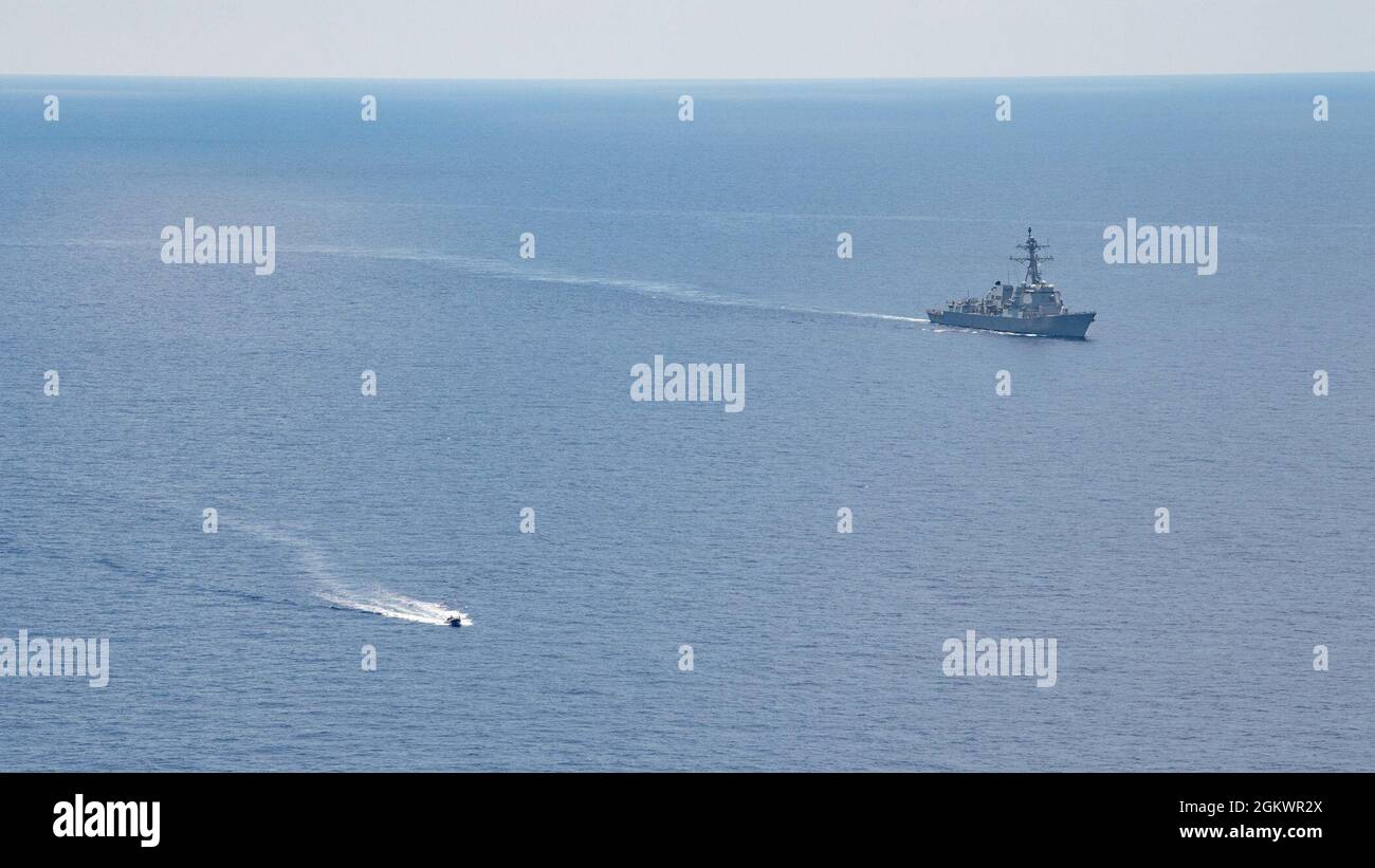 210713-N-LH67-1160 SOUTH CHINA SEA (July 13, 2021) Arliegh Burke-class ...
