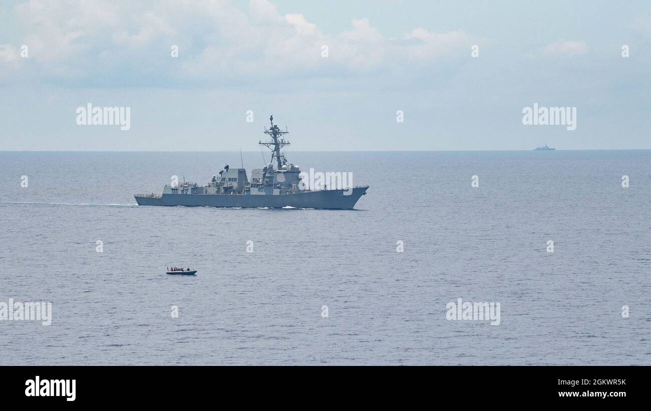 210713-N-LH67-1215 SOUTH CHINA SEA (July 13, 2021) Arliegh Burke-class ...