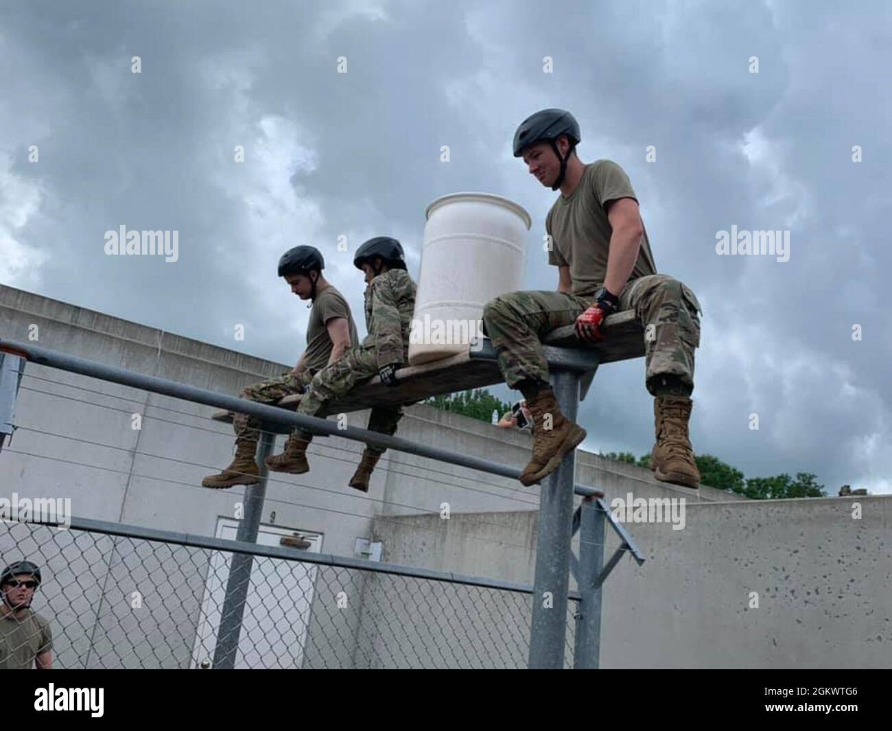 Airmen assigned to the Ohio Air National Guard's 178th Wing Security ...