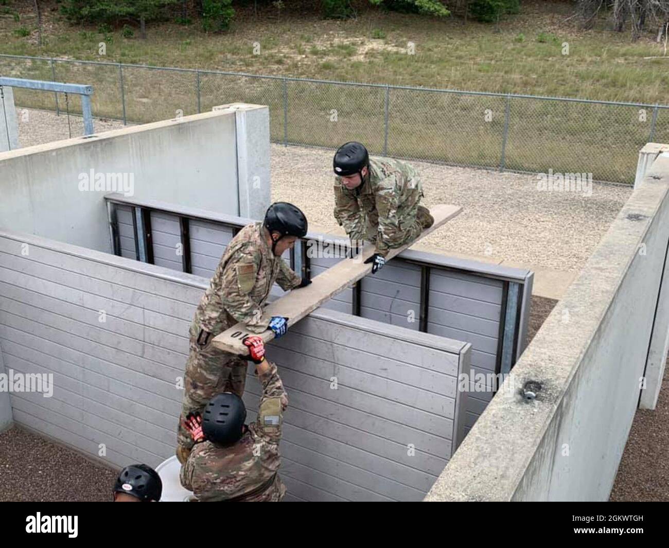 Airmen assigned to the Ohio Air National Guard's 178th Wing Security ...