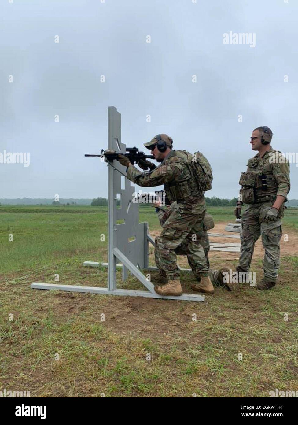 Airmen assigned to the Ohio Air National Guard's 178th Wing Security ...