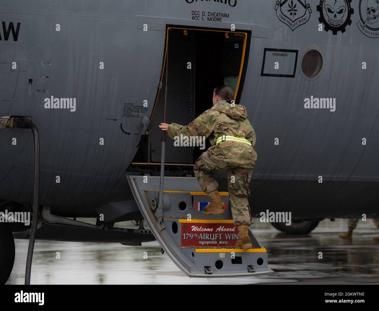 An Airman assigned to the 158th Fighter Wing, Vermont Air National ...