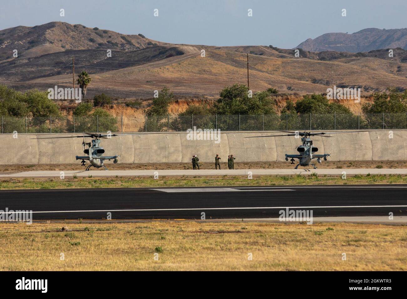 AH-1Z Viper's with 469 Marine Light Attack Helicopter Squadron (HMLA ...