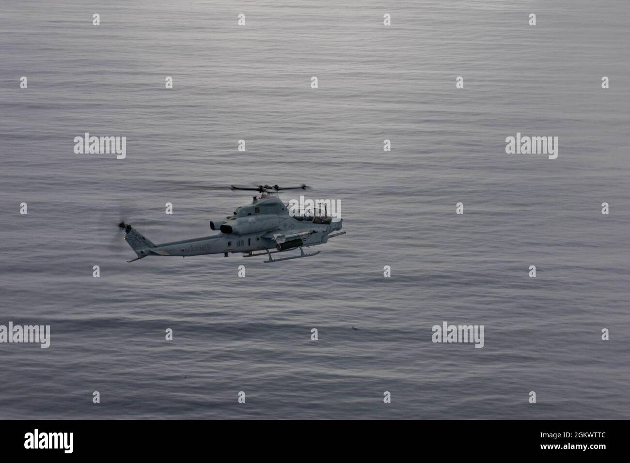 An AH-1Z Viper with Marine Light Attack Helicopter Squadron (HMLA) 469 ...
