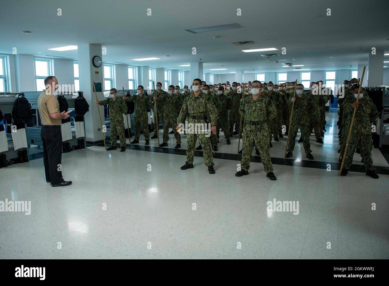 Aviation Boatswain’s Mate (Handling) 1st Class Benjamin Smith, a ...