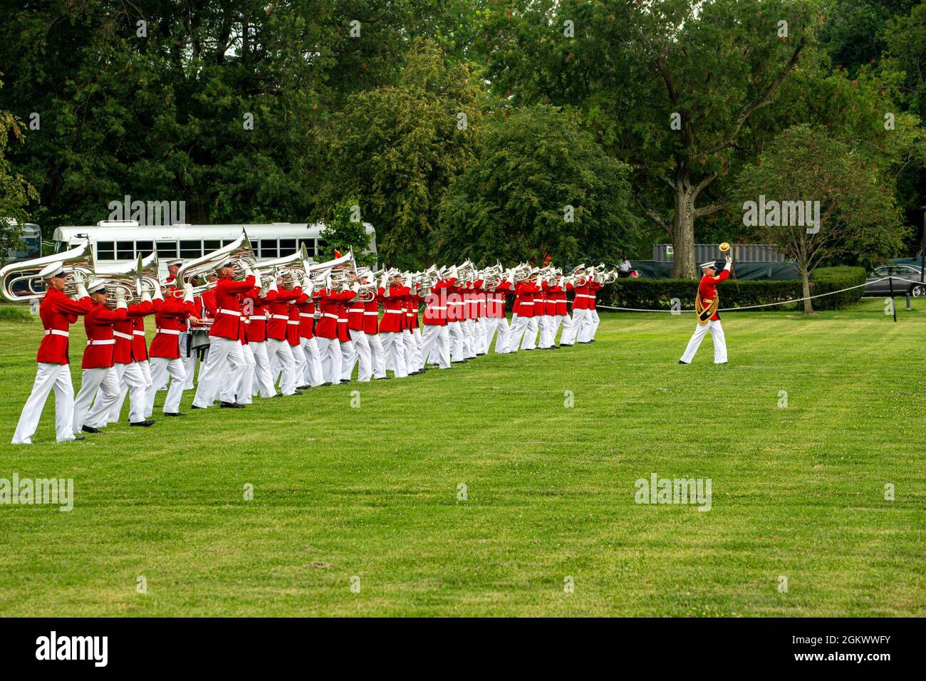 Marines with “The Commandant’s Own,” U.S. Marine Drum and Bugle Corps ...