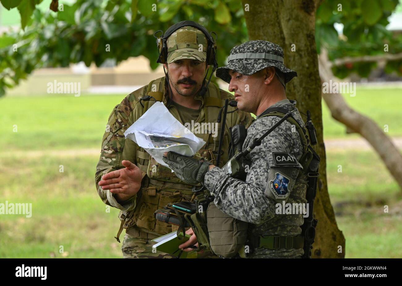 U.S. Air Force Tech. Sgt. Derek Murphy, a Tactical Air Control Party ...