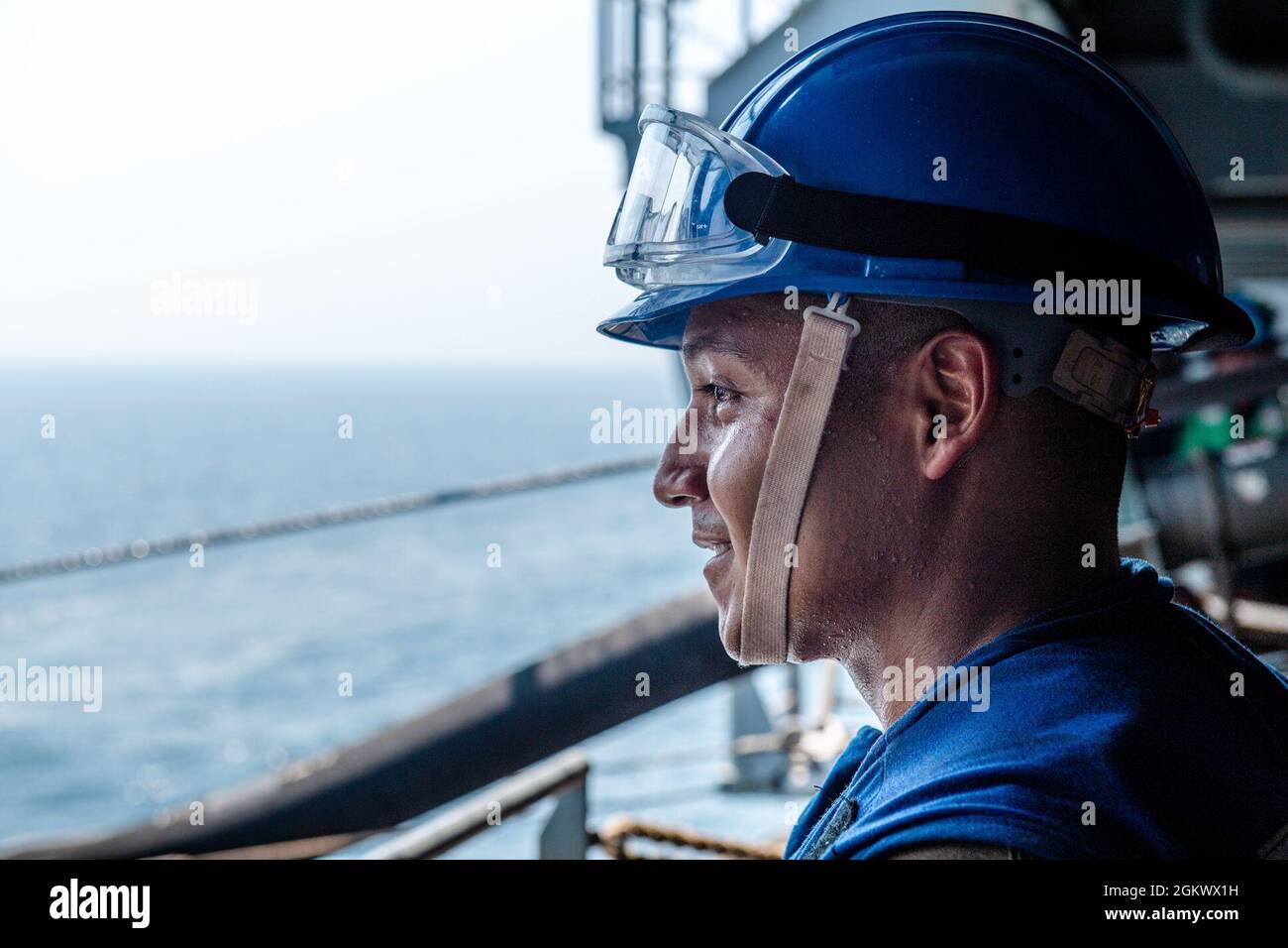 Usns lewis b puller t esb 3 hi-res stock photography and images - Alamy