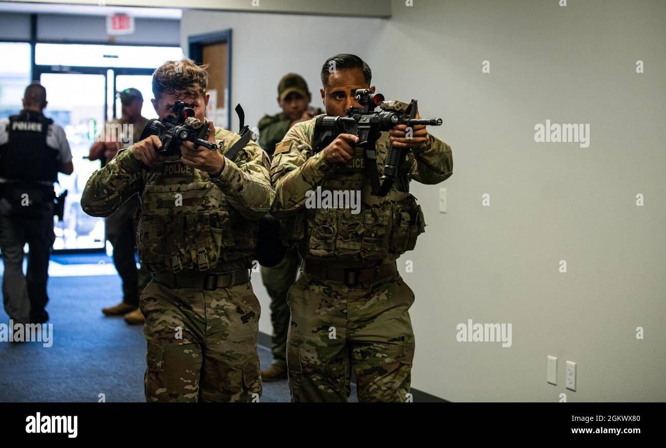 Swat training u s a hi-res stock photography and images - Alamy