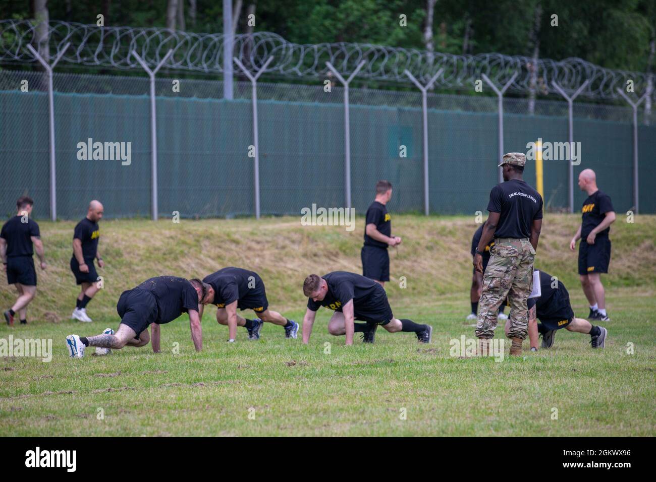 Students of the 7th Army Noncommissioned Officer Academy practice ...