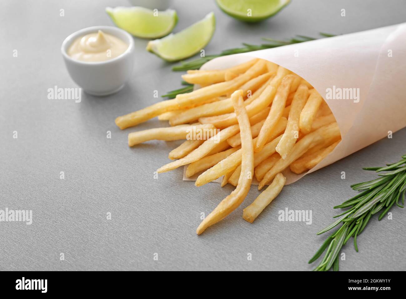 Frites cone hi-res stock photography and images - Alamy