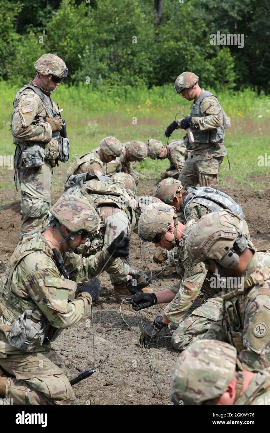 Soldiers assigned to the New York Army National Guard's 152nd Brigade ...