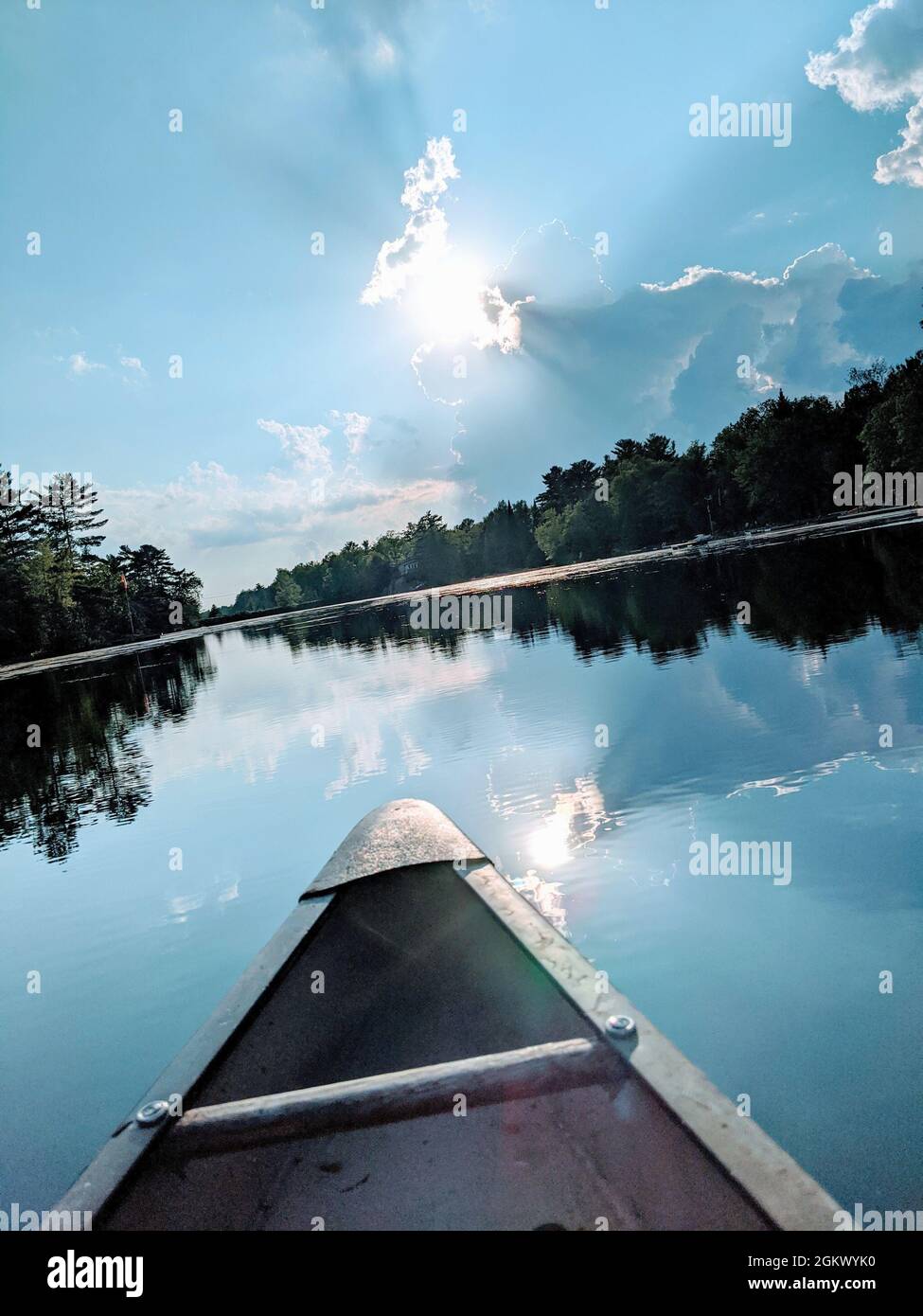 Facing behind hi-res stock photography and images - Alamy