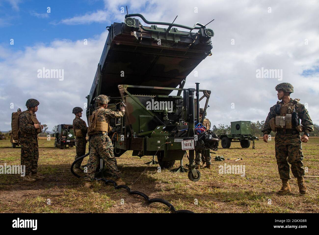 Radar operator hi-res stock photography and images - Alamy