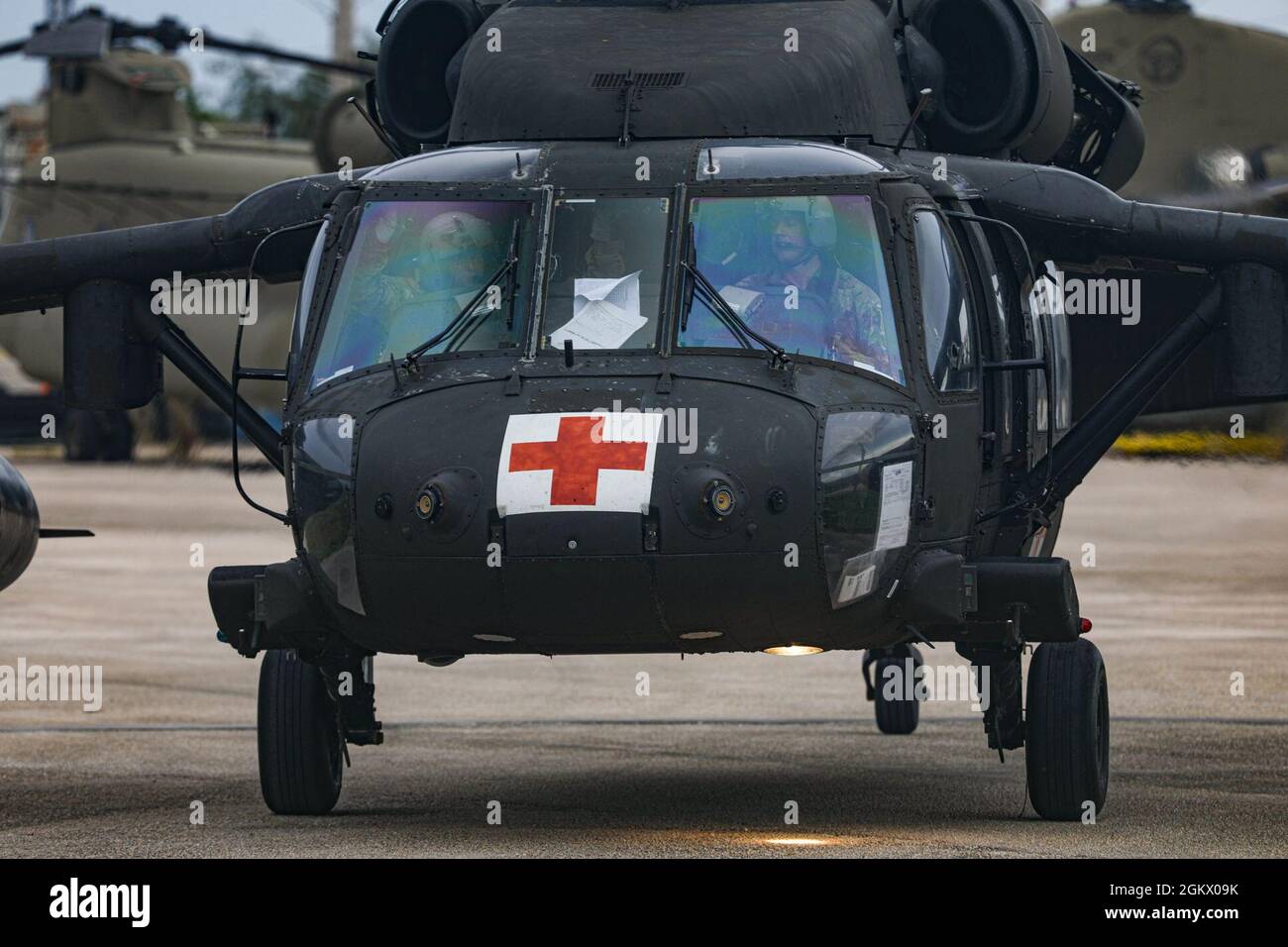 U.S. Army Soldiers from the 1st Battalion, 52nd Aviation Regiment, Fort ...