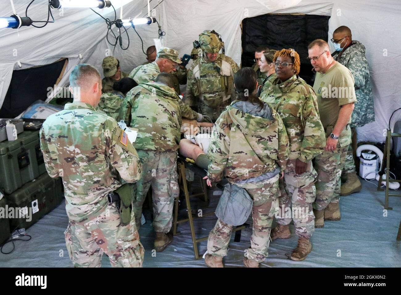 Trauma surgeon team hi-res stock photography and images - Alamy