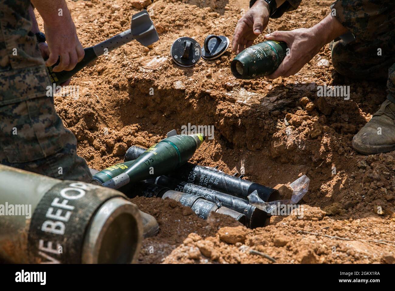 U.S. Marines with 3d Explosive Ordnance Disposal Company, 9th Engineer ...