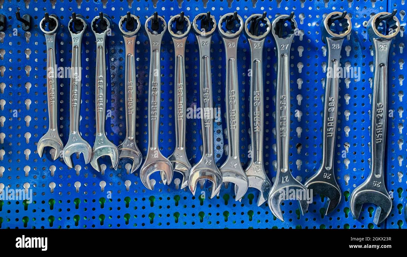 Hanging steel wrenches hi-res stock photography and images - Alamy