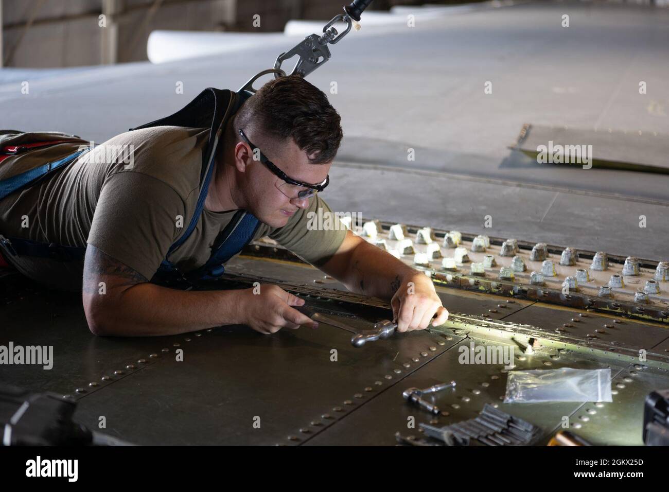 Aircraft structural maintenance specialist hi-res stock photography and ...