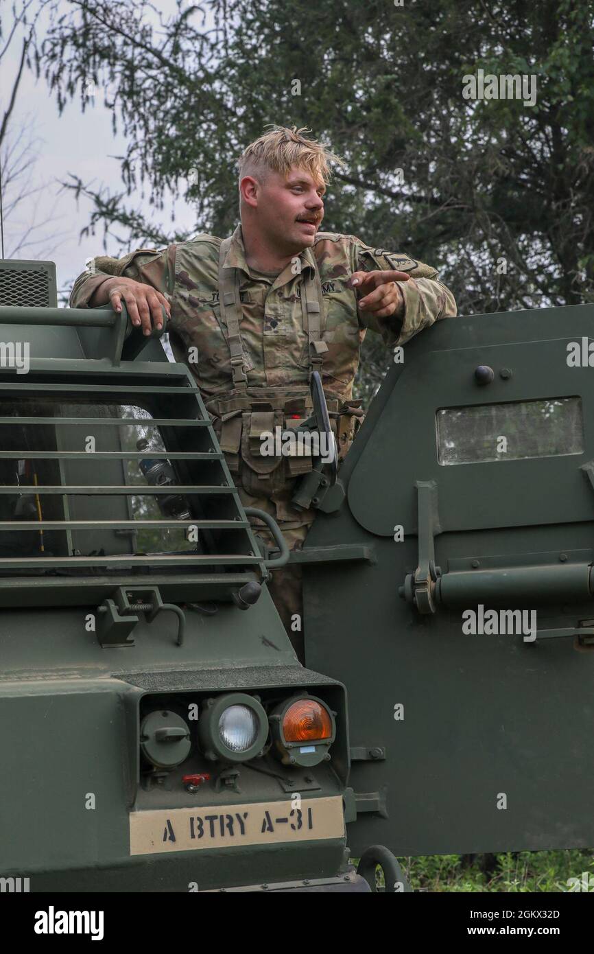 HIMARS crew members in the 1-147th FA, South Dakota National Guard ...