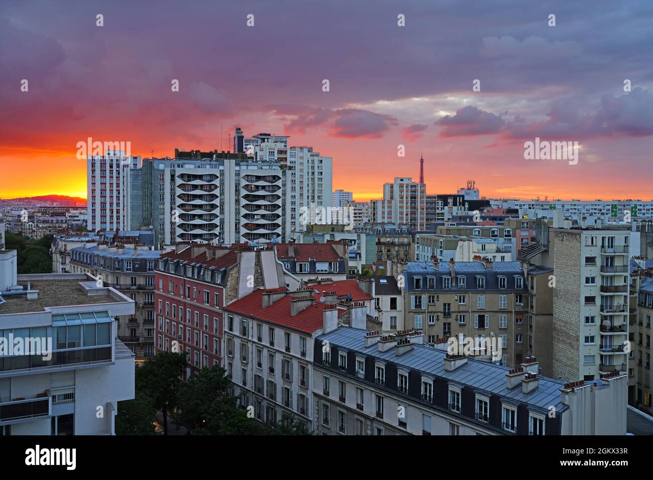 Paris fiery sky hi-res stock photography and images - Alamy