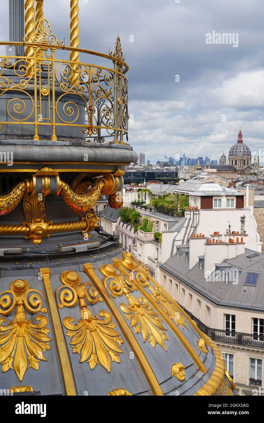 2021 right bank paris hi-res stock photography and images - Alamy
