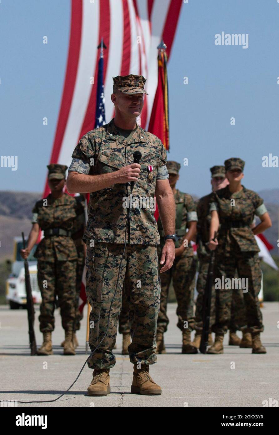 Marine aviation logistics group 39 hi-res stock photography and images ...