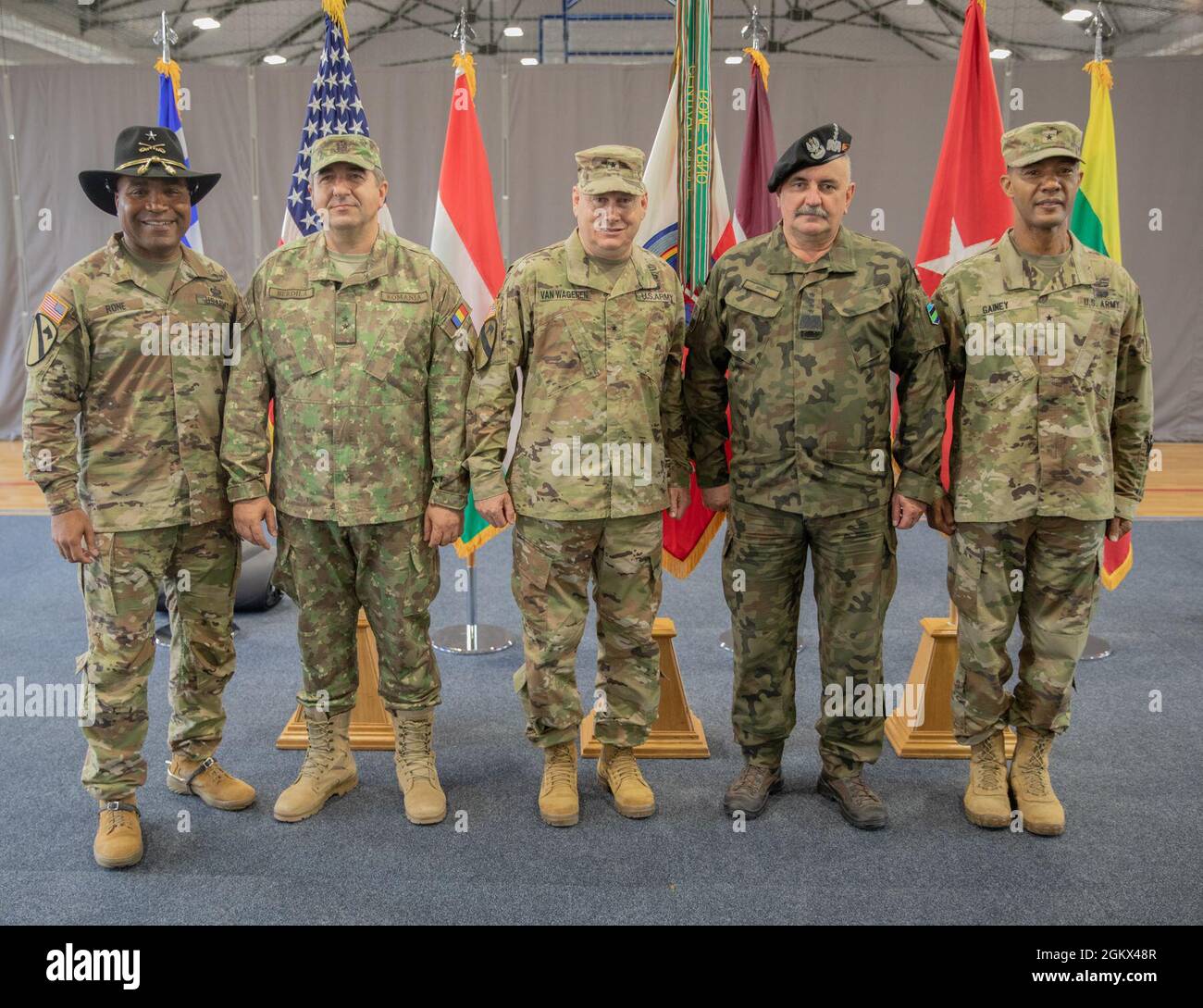 Chief of the romanian general staff hi-res stock photography and images ...