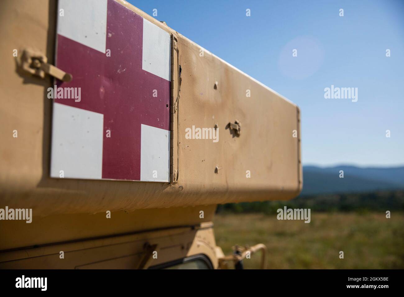 Field litter ambulance hi-res stock photography and images - Alamy