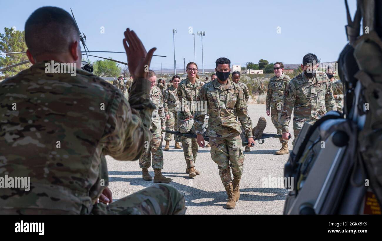 2916th aviation battalion fort irwin dustoff hi-res stock photography ...