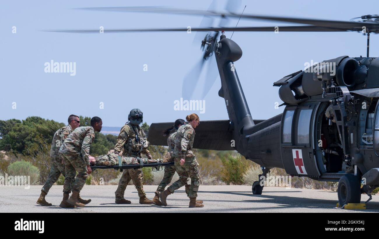2916th aviation battalion fort irwin dustoff hi-res stock photography ...