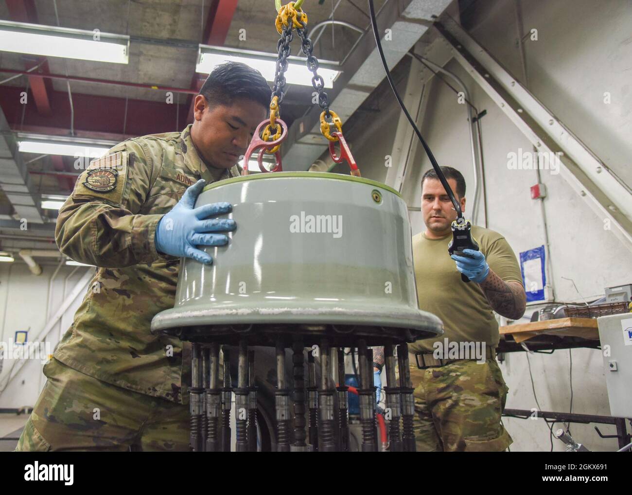 (left) U.S. Air Force Staff Sgt. Lester Adea, 452nd Maintenance ...