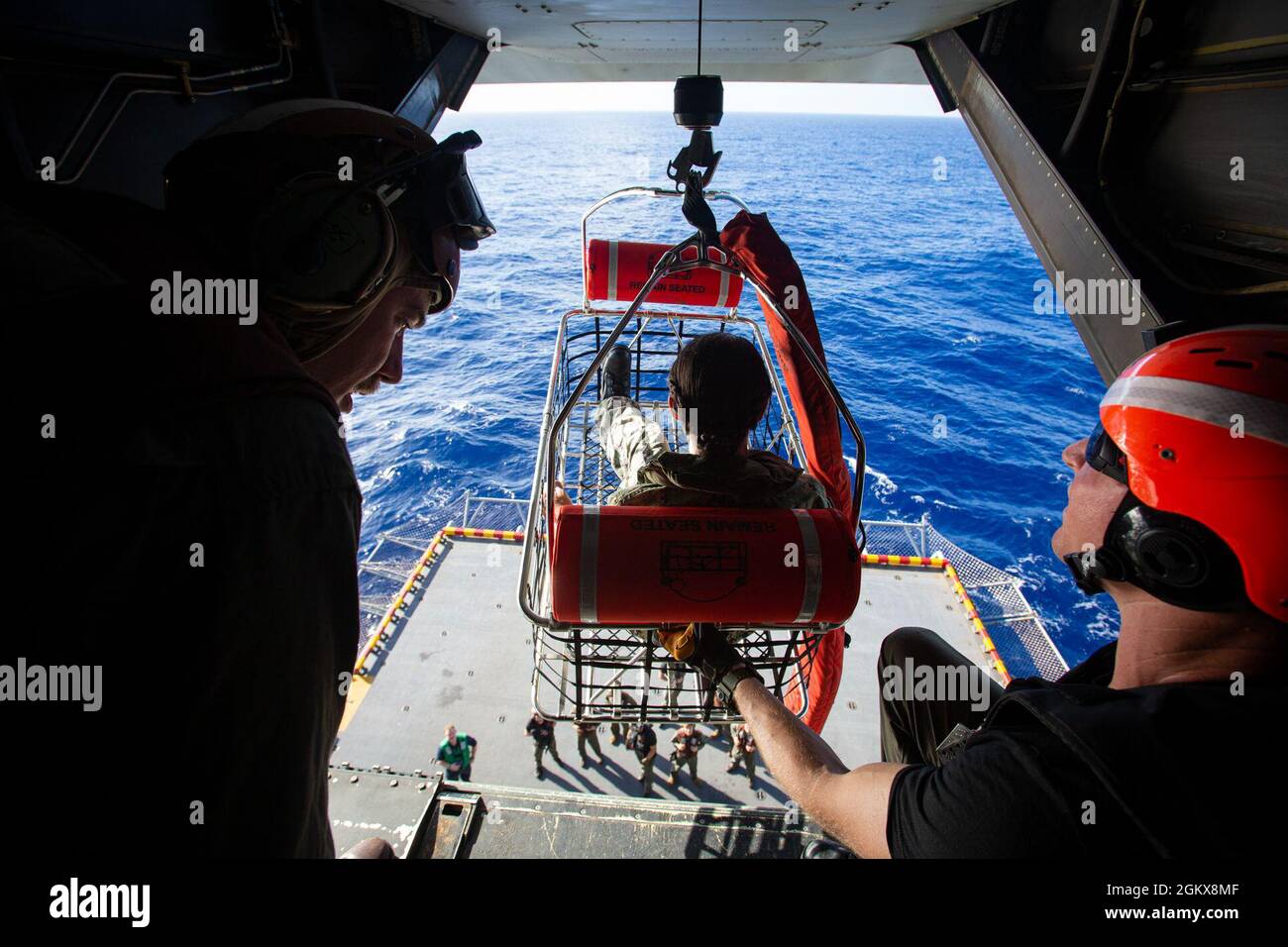 U.S. Marine Corps crew chiefs with Marine Medium Tiltrotor Squadron 265 ...