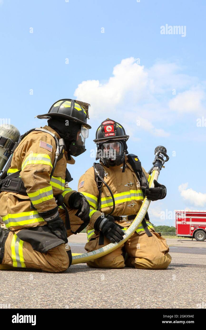 Army Reserve Specialists Frank Vargas, left, and Axel Silva, both ...