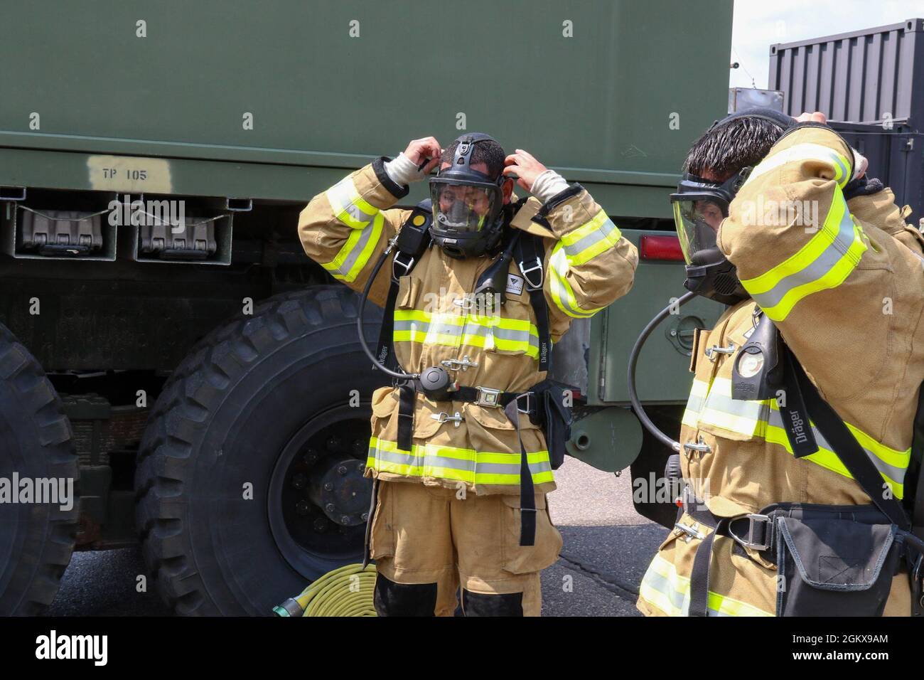 Army Reserve Specialists Frank Vargas, left, and Axel Silva, both ...