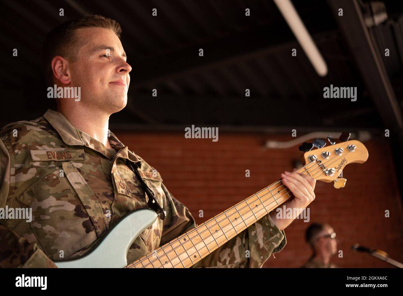 U.S. Air Force Staff Sgt. Simon Evans, USAF Band of Mid-America ...